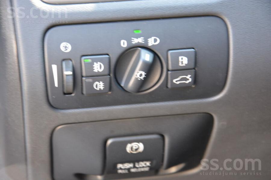 Melns Volvo V70 2012 Rīga, ar dzinēja tilpumu 2.00 L un nobraukumu 298 tūkst. km par 5499 €, foto 34 vietnē AUTOMOTO.COM.LV