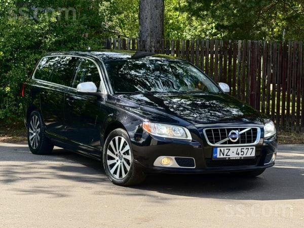 Вольво В70 2012 в Рига на AUTOMOTO.COM.LV Черный Вольво В70 2012 в Рига, объемом двигателя 2.00 л и пробегом 298 тыс. км за 5499 €, фото 1 на AUTOMOTO.COM.LV