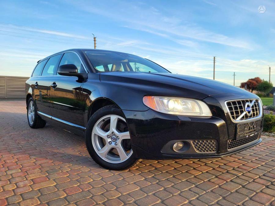 Black Volvo V70 2012 in Vilnius, with an engine capacity of 2.00 L and mileage of 292 thousand km for 5499 €, photo 5 on AUTOMOTO.COM.LV