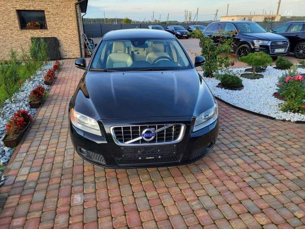 Melns Volvo V70 2012 Viļņa, ar dzinēja tilpumu 2.00 L un nobraukumu 292 tūkst. km par 5499 €, foto 6 vietnē AUTOMOTO.COM.LV