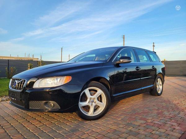 Melns Volvo V70 2012 Viļņa, ar dzinēja tilpumu 2.00 L un nobraukumu 292 tūkst. km par 5499 €, foto 8 vietnē AUTOMOTO.COM.LV