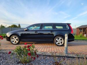 Black Volvo V70 2012 in Vilnius, with an engine capacity of 2.00 L and mileage of 292 thousand km for 5499 €, photo 10 on AUTOMOTO.COM.LV