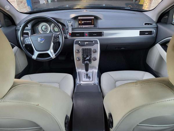 Melns Volvo V70 2012 Viļņa, ar dzinēja tilpumu 2.00 L un nobraukumu 292 tūkst. km par 5499 €, foto 11 vietnē AUTOMOTO.COM.LV