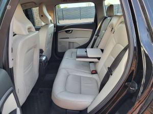 Black Volvo V70 2012 in Vilnius, with an engine capacity of 2.00 L and mileage of 292 thousand km for 5499 €, photo 12 on AUTOMOTO.COM.LV