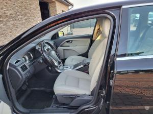 Black Volvo V70 2012 in Vilnius, with an engine capacity of 2.00 L and mileage of 292 thousand km for 5499 €, photo 13 on AUTOMOTO.COM.LV