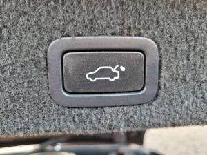 Black Volvo V70 2012 in Vilnius, with an engine capacity of 2.00 L and mileage of 292 thousand km for 5499 €, photo 25 on AUTOMOTO.COM.LV