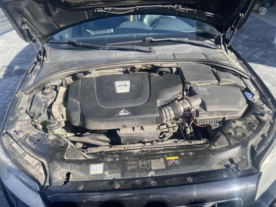 Black Volvo V70 2012 in Siauliai, with an engine capacity of 1.98 L and mileage of 334 thousand km for 4100 €, photo 12 on AUTOMOTO.COM.LV