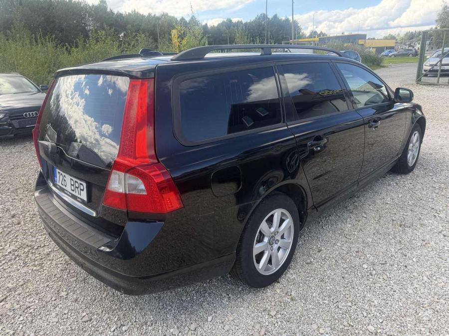 Melns Volvo V70 2012 Veru, ar dzinēja tilpumu 2.00 L un nobraukumu 537 tūkst. km par 2190 €, foto 4 vietnē AUTOMOTO.COM.LV