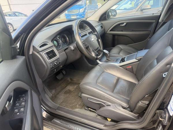Melns Volvo V70 2012 Veru, ar dzinēja tilpumu 2.00 L un nobraukumu 537 tūkst. km par 2190 €, foto 6 vietnē AUTOMOTO.COM.LV