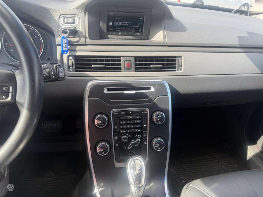 Melns Volvo V70 2012 Veru, ar dzinēja tilpumu 2.00 L un nobraukumu 537 tūkst. km par 2190 €, foto 9 vietnē AUTOMOTO.COM.LV