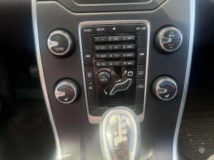 Melns Volvo V70 2012 Veru, ar dzinēja tilpumu 2.00 L un nobraukumu 537 tūkst. km par 2190 €, foto 10 vietnē AUTOMOTO.COM.LV
