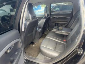 Melns Volvo V70 2012 Veru, ar dzinēja tilpumu 2.00 L un nobraukumu 537 tūkst. km par 2190 €, foto 12 vietnē AUTOMOTO.COM.LV