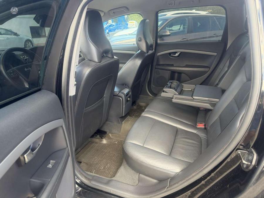 Melns Volvo V70 2012 Veru, ar dzinēja tilpumu 2.00 L un nobraukumu 537 tūkst. km par 2190 €, foto 12 vietnē AUTOMOTO.COM.LV