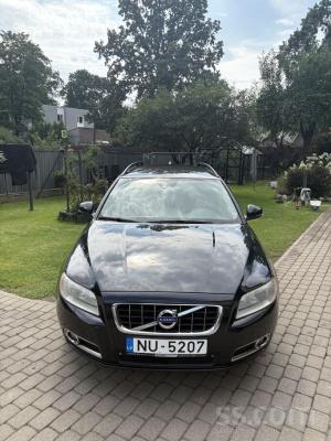 Black Volvo V70 2012 in Riga, with an engine capacity of 2.00 L and mileage of 328 thousand km for 5390 €, photo 3 on AUTOMOTO.COM.LV
