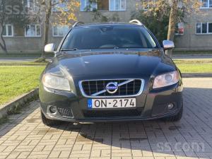 Melns Volvo V70 2012 Rēzekne, ar dzinēja tilpumu 2.00 L un nobraukumu 210 tūkst. km par 6800 €, foto 3 vietnē AUTOMOTO.COM.LV