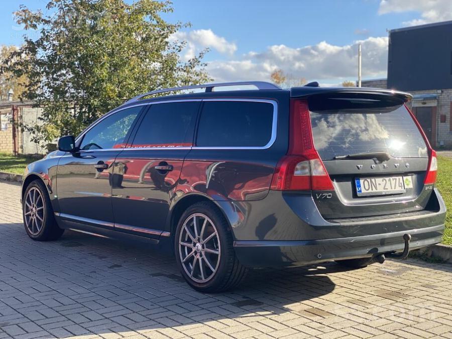 Melns Volvo V70 2012 Rēzekne, ar dzinēja tilpumu 2.00 L un nobraukumu 210 tūkst. km par 6800 €, foto 4 vietnē AUTOMOTO.COM.LV