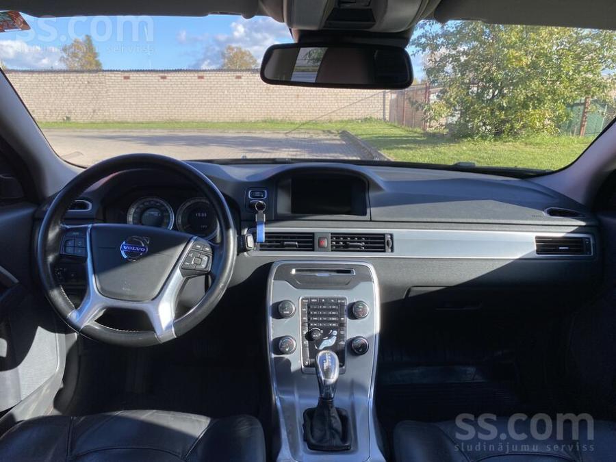 Melns Volvo V70 2012 Rēzekne, ar dzinēja tilpumu 2.00 L un nobraukumu 210 tūkst. km par 6800 €, foto 7 vietnē AUTOMOTO.COM.LV