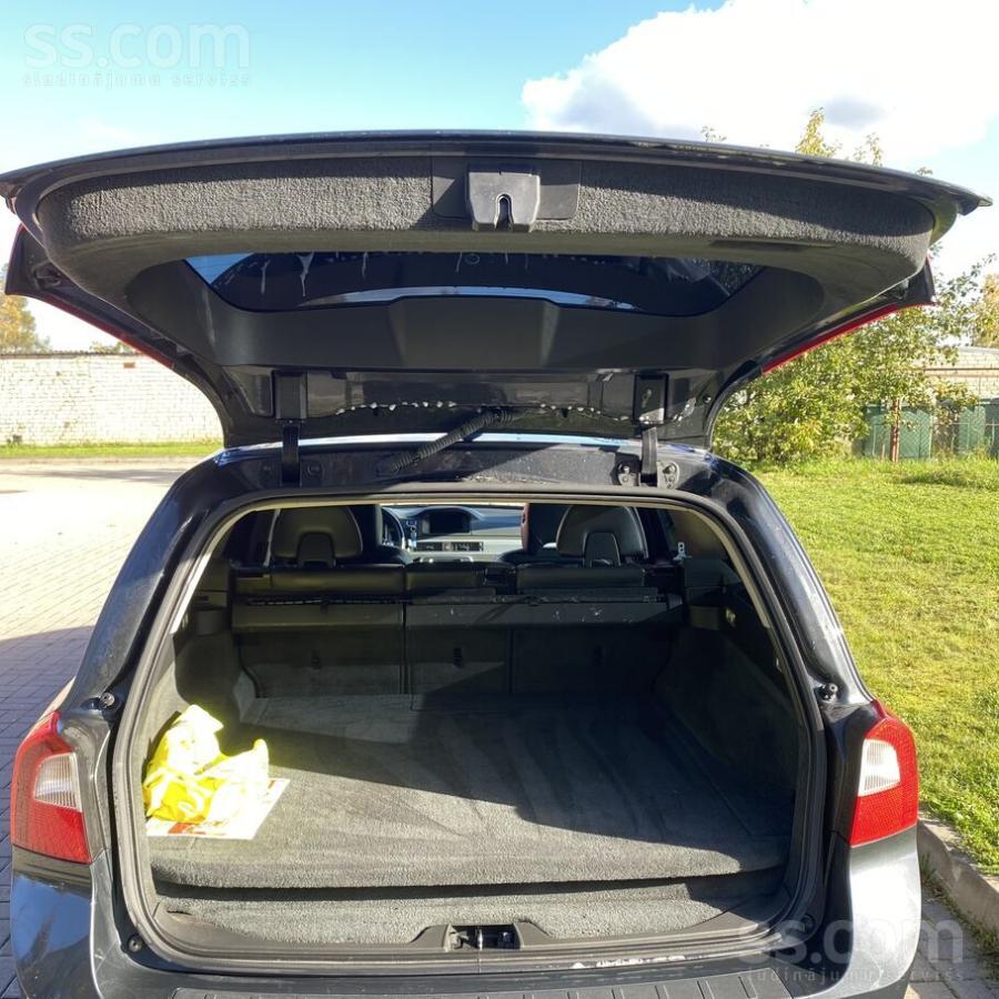Melns Volvo V70 2012 Rēzekne, ar dzinēja tilpumu 2.00 L un nobraukumu 210 tūkst. km par 6800 €, foto 1 vietnē AUTOMOTO.COM.LV