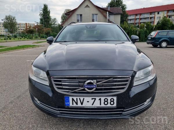 Black Volvo V70 2013 in Valmiera, with an engine capacity of 2.00 L and mileage of 240 thousand km for 8500 €, photo 3 on AUTOMOTO.COM.LV