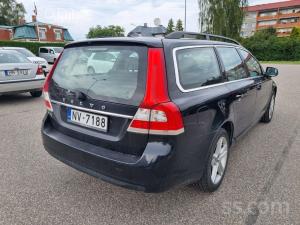 Black Volvo V70 2013 in Valmiera, with an engine capacity of 2.00 L and mileage of 240 thousand km for 8500 €, photo 5 on AUTOMOTO.COM.LV