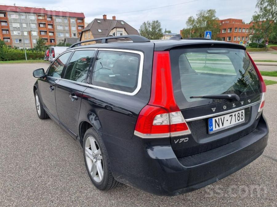 Black Volvo V70 2013 in Valmiera, with an engine capacity of 2.00 L and mileage of 240 thousand km for 8500 €, photo 6 on AUTOMOTO.COM.LV