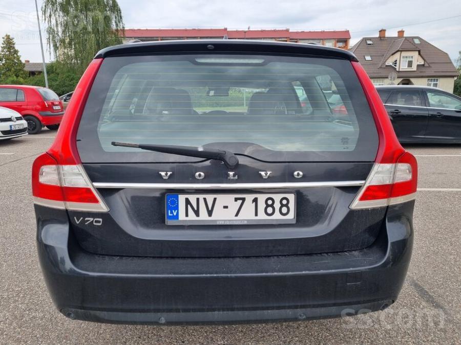 Black Volvo V70 2013 in Valmiera, with an engine capacity of 2.00 L and mileage of 240 thousand km for 8500 €, photo 7 on AUTOMOTO.COM.LV