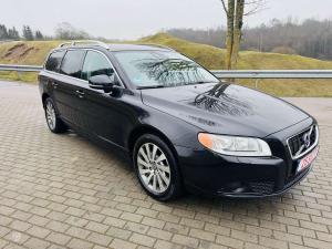 Black Volvo V70 2013 in Kursenai, with an engine capacity of 2.40 L and mileage of 296 thousand km for 6999 €, photo 4 on AUTOMOTO.COM.LV