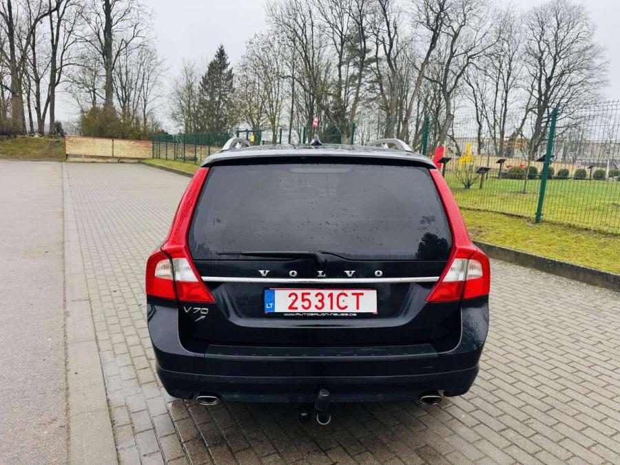 Black Volvo V70 2013 in Kursenai, with an engine capacity of 2.40 L and mileage of 296 thousand km for 6999 €, photo 23 on AUTOMOTO.COM.LV