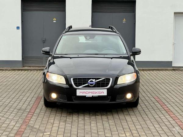 Black Volvo V70 2013 in Vilnius, with an engine capacity of 1.98 L and mileage of 310 thousand km for 5990 €, photo 7 on AUTOMOTO.COM.LV