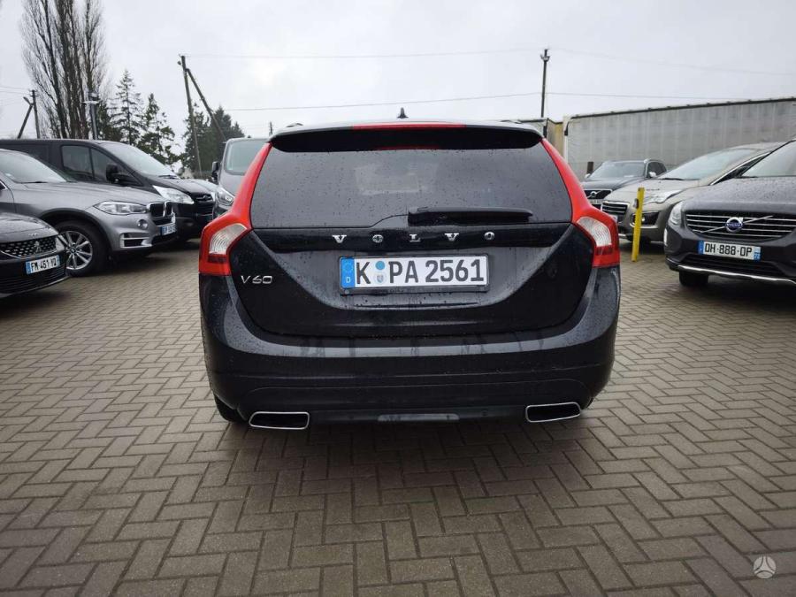 Black Volvo V70 2013 in Taurage, with an engine capacity of 2.40 L and mileage of 190 thousand km for 7800 €, photo 6 on AUTOMOTO.COM.LV