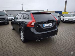 Black Volvo V70 2013 in Taurage, with an engine capacity of 2.40 L and mileage of 190 thousand km for 7800 €, photo 10 on AUTOMOTO.COM.LV