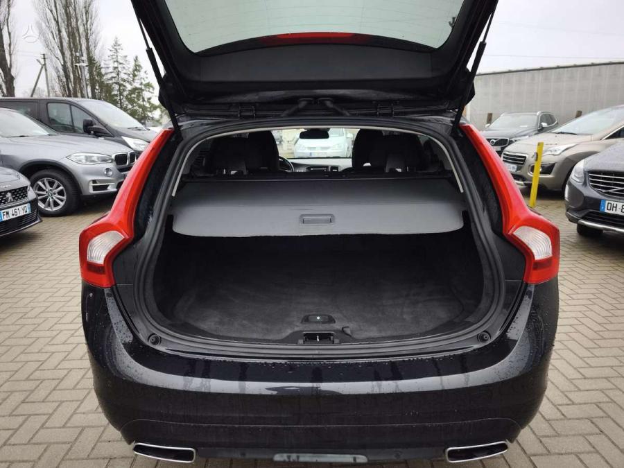 Black Volvo V70 2013 in Taurage, with an engine capacity of 2.40 L and mileage of 190 thousand km for 7800 €, photo 20 on AUTOMOTO.COM.LV
