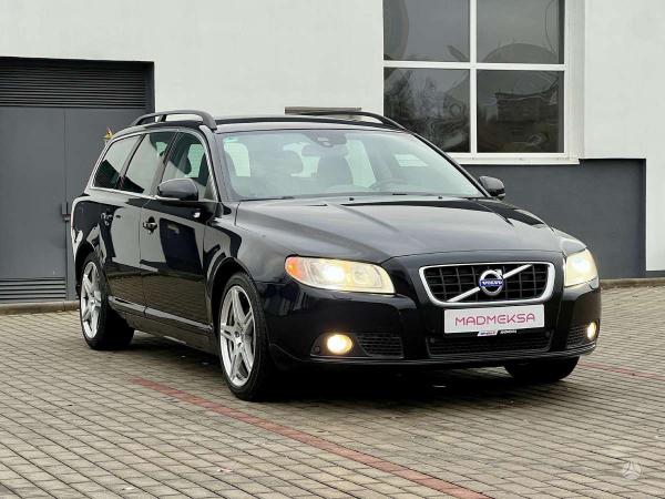 Melns Volvo V70 2013 Viļņa, ar dzinēja tilpumu 1.98 L un nobraukumu 311 tūkst. km par 5990 €, foto 1 vietnē AUTOMOTO.COM.LV