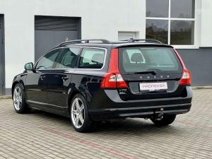 Black Volvo V70 2013 in Vilnius, with an engine capacity of 1.98 L and mileage of 311 thousand km for 5990 €, photo 4 on AUTOMOTO.COM.LV