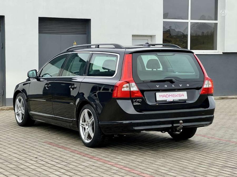Black Volvo V70 2013 in Vilnius, with an engine capacity of 1.98 L and mileage of 311 thousand km for 5990 €, photo 4 on AUTOMOTO.COM.LV