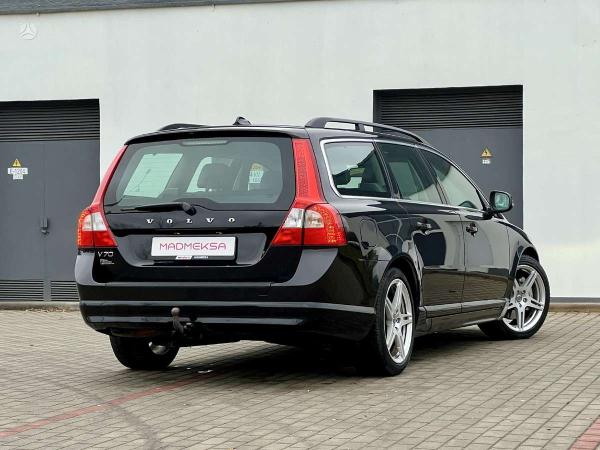 Melns Volvo V70 2013 Viļņa, ar dzinēja tilpumu 1.98 L un nobraukumu 311 tūkst. km par 5990 €, foto 8 vietnē AUTOMOTO.COM.LV