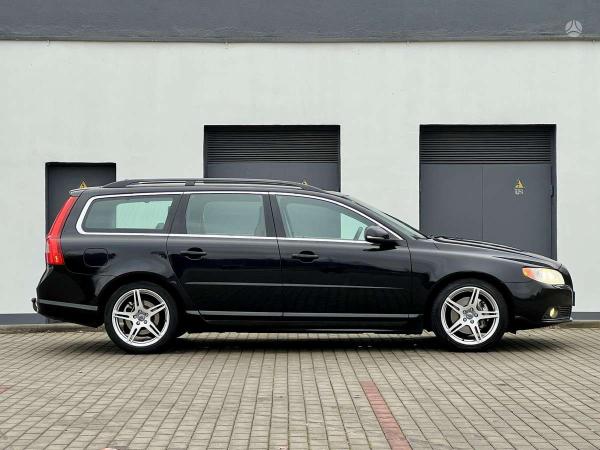 Melns Volvo V70 2013 Viļņa, ar dzinēja tilpumu 1.98 L un nobraukumu 311 tūkst. km par 5990 €, foto 10 vietnē AUTOMOTO.COM.LV
