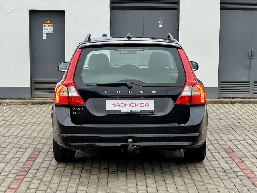 Black Volvo V70 2013 in Vilnius, with an engine capacity of 1.98 L and mileage of 311 thousand km for 5990 €, photo 12 on AUTOMOTO.COM.LV