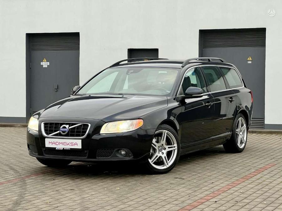Black Volvo V70 2013 in Vilnius, with an engine capacity of 1.98 L and mileage of 311 thousand km for 5990 €, photo 15 on AUTOMOTO.COM.LV