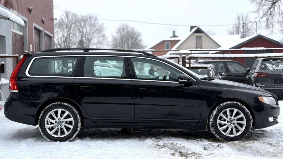 Black Volvo V70 2013 in Ukmerge, with an engine capacity of 1.98 L and mileage of 331 thousand km for 6750 €, photo 6 on AUTOMOTO.COM.LV