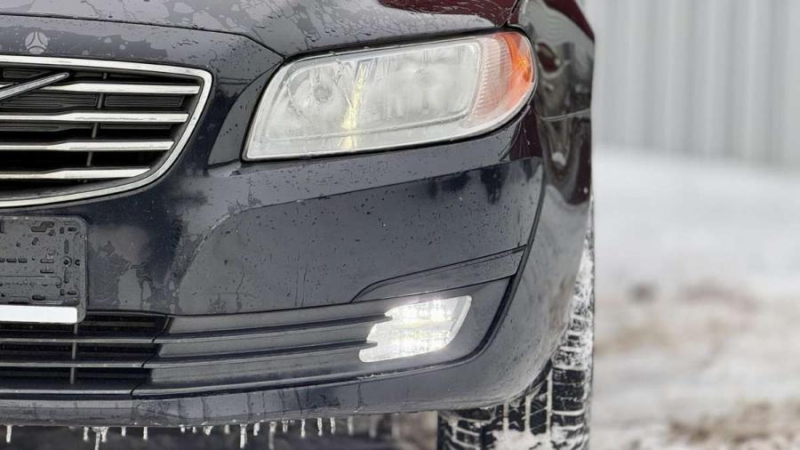 Black Volvo V70 2013 in Ukmerge, with an engine capacity of 1.98 L and mileage of 331 thousand km for 6750 €, photo 17 on AUTOMOTO.COM.LV