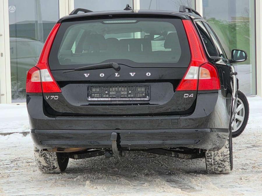 Melns Volvo V70 2013 Viļņa, ar dzinēja tilpumu 1.98 L un nobraukumu 263 tūkst. km par 6800 €, foto 8 vietnē AUTOMOTO.COM.LV