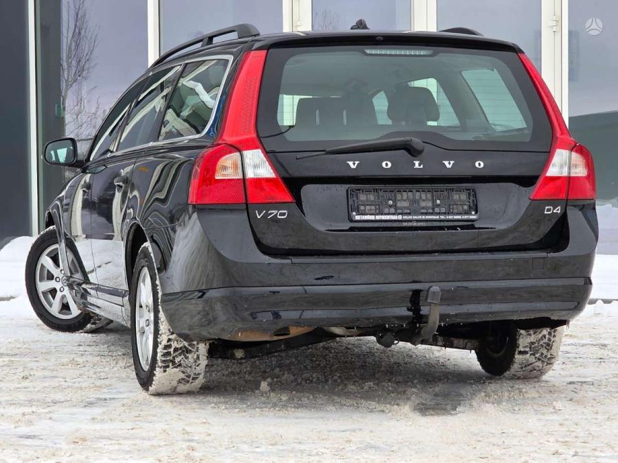 Melns Volvo V70 2013 Viļņa, ar dzinēja tilpumu 1.98 L un nobraukumu 263 tūkst. km par 6800 €, foto 9 vietnē AUTOMOTO.COM.LV