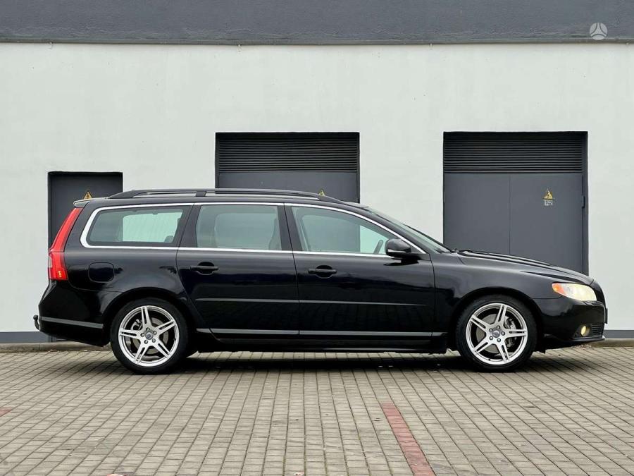 Melns Volvo V70 2013 Viļņa, ar dzinēja tilpumu 1.98 L un nobraukumu 311 tūkst. km par 5990 €, foto 6 vietnē AUTOMOTO.COM.LV
