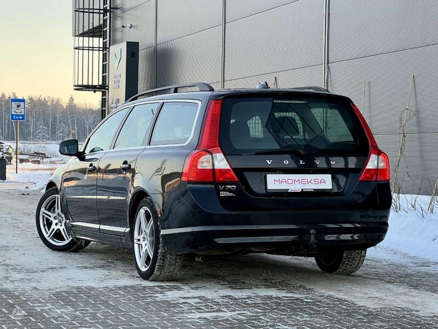 Black Volvo V70 2013 in Vilnius, with an engine capacity of 1.98 L and mileage of 311 thousand km for 5290 €, photo 2 on AUTOMOTO.COM.LV