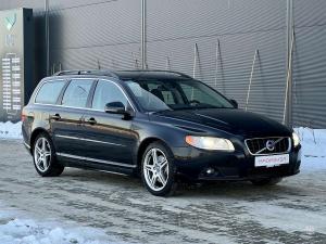 Black Volvo V70 2013 in Vilnius, with an engine capacity of 1.98 L and mileage of 311 thousand km for 5290 €, photo 9 on AUTOMOTO.COM.LV