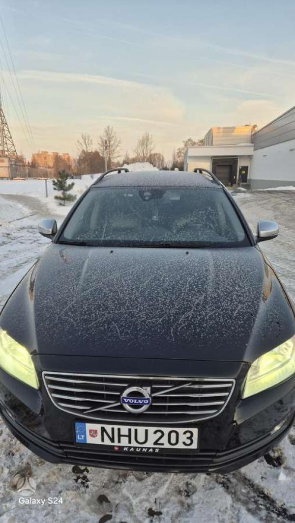 Black Volvo V70 2013 in Kaunas, with an engine capacity of 2.00 L and mileage of 287 thousand km for 6500 €, photo 1 on AUTOMOTO.COM.LV