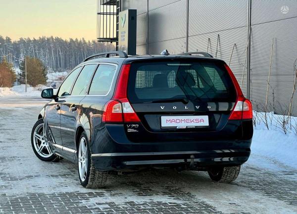 Black Volvo V70 2013 in Vilnius, with an engine capacity of 1.98 L and mileage of 311 thousand km for 5290 €, photo 2 on AUTOMOTO.COM.LV