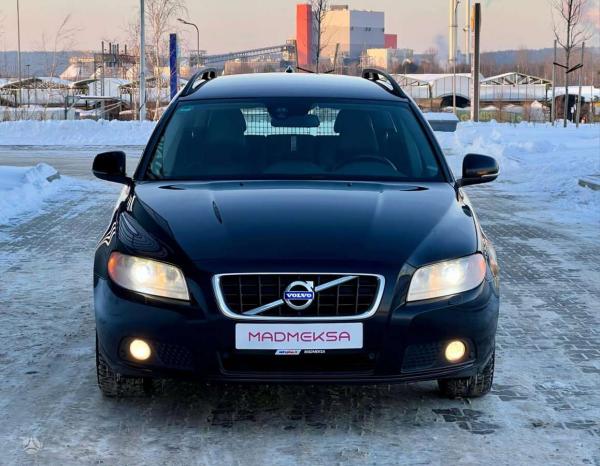Black Volvo V70 2013 in Vilnius, with an engine capacity of 1.98 L and mileage of 311 thousand km for 5290 €, photo 5 on AUTOMOTO.COM.LV
