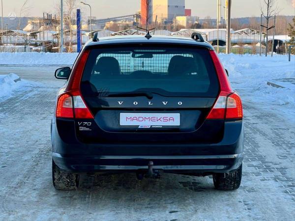 Black Volvo V70 2013 in Vilnius, with an engine capacity of 1.98 L and mileage of 311 thousand km for 5290 €, photo 6 on AUTOMOTO.COM.LV